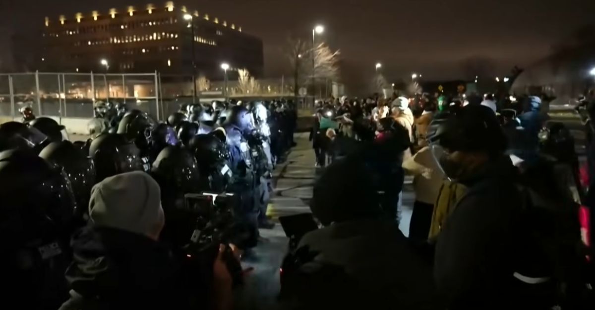 Pentagon puts 1,500 troops on standby in Minnesota